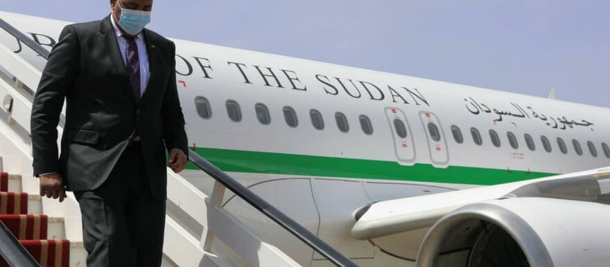 Al-Burhan back in Sudan after visiting the United Arab Emirates | Radio ...