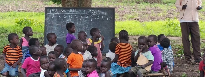 Koch County: Shame of pupils at 21 schools learning under trees | Radio ...